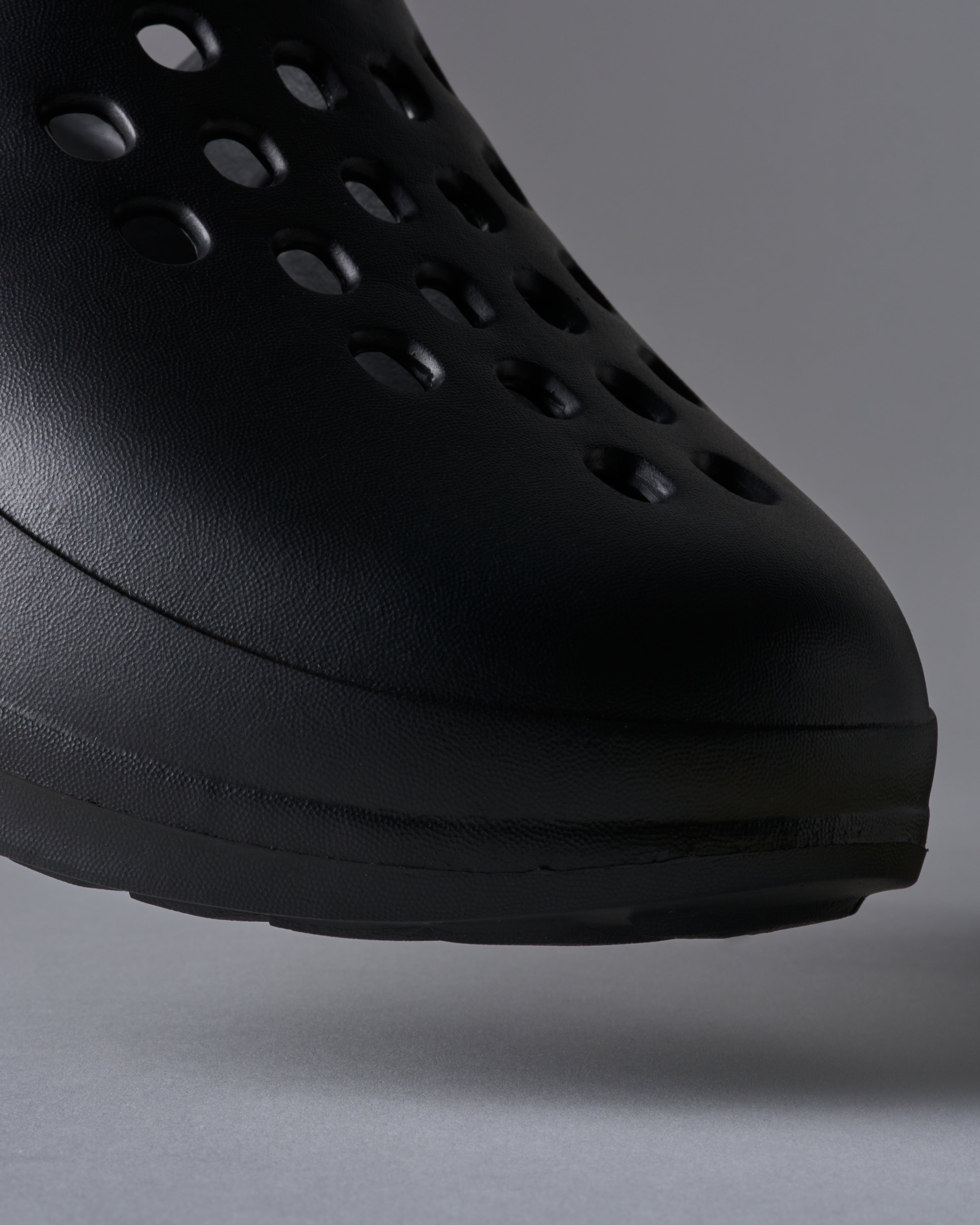 Get the Zero-Drop Athletic Footwear and Streetwear at 1HUND